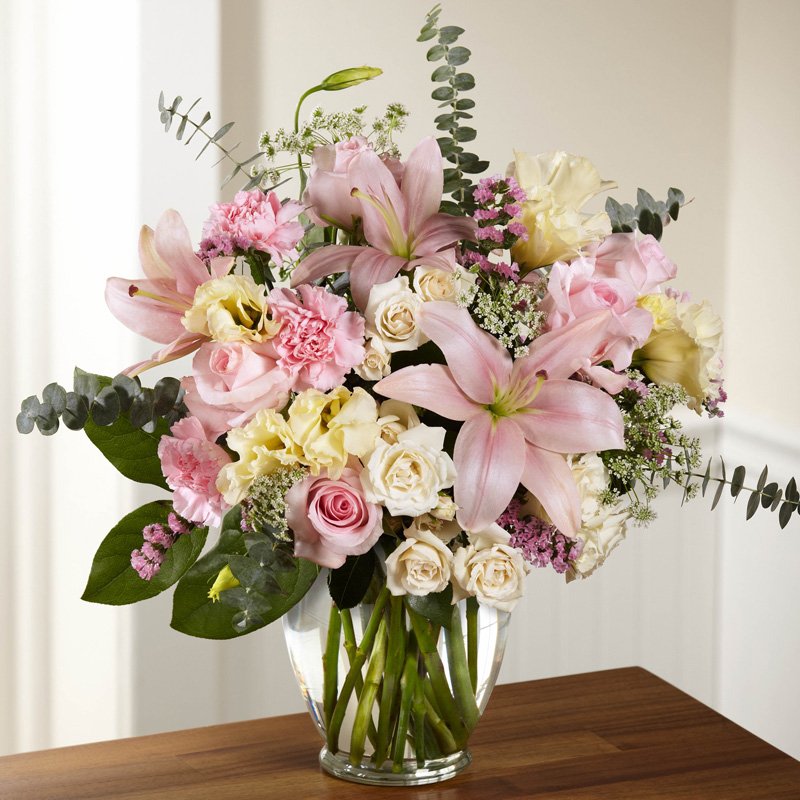Classic Beauty Bouquet – Ottawa Flowers Inc.