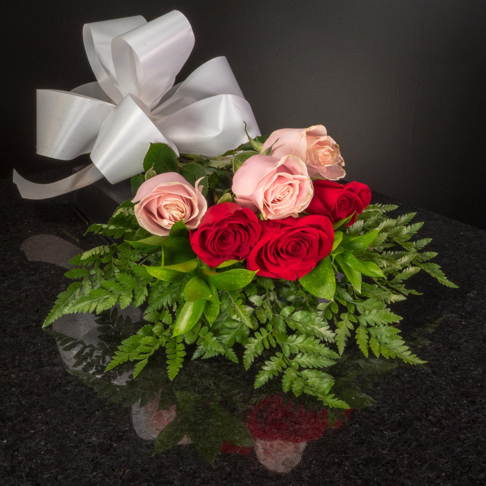 Red & Blush Pink Roses – Ottawa Flowers Inc.