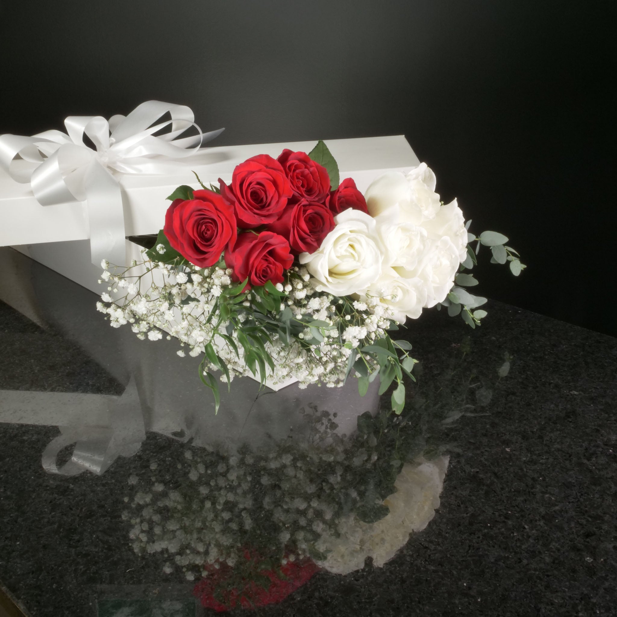 Red & White Roses – Ottawa Flowers Inc.