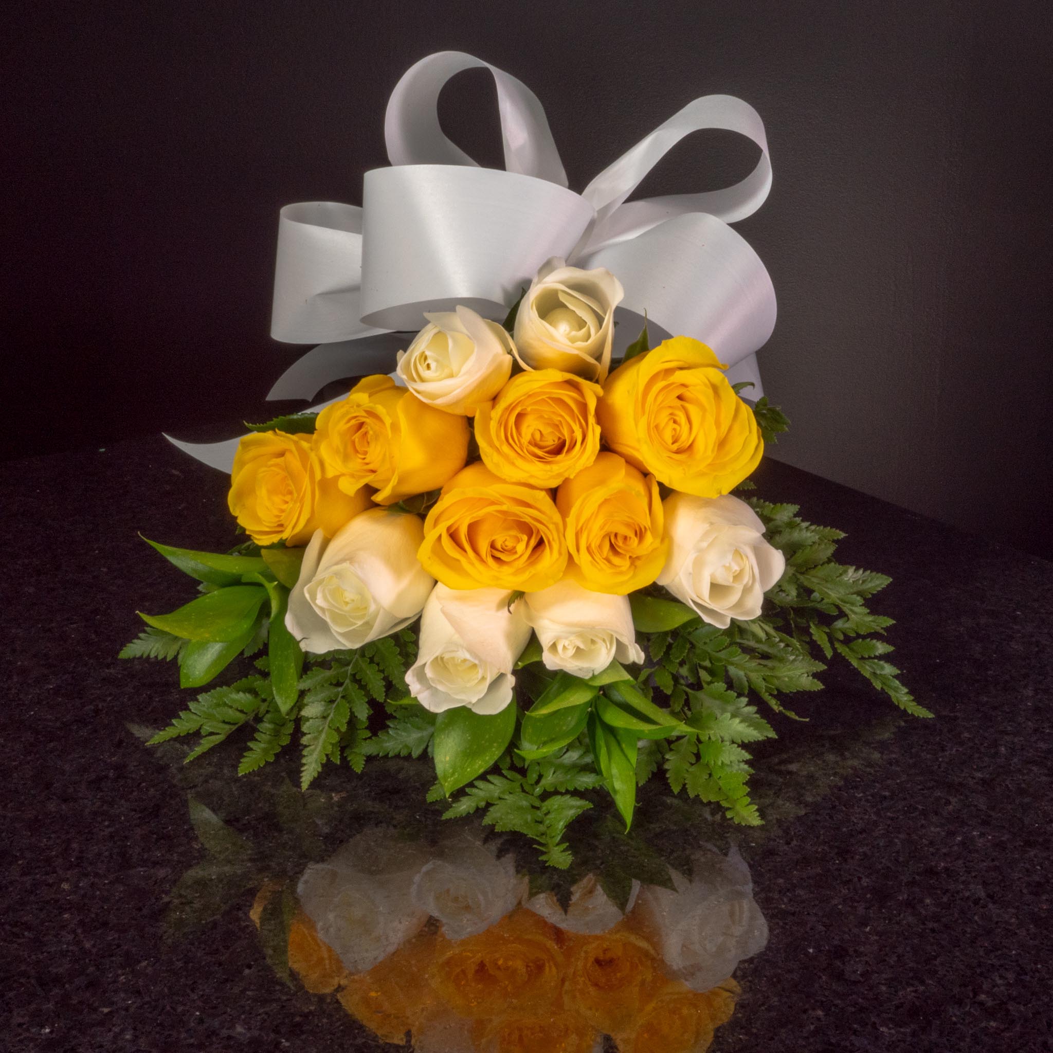 White & Yellow Roses – Ottawa Flowers Inc.