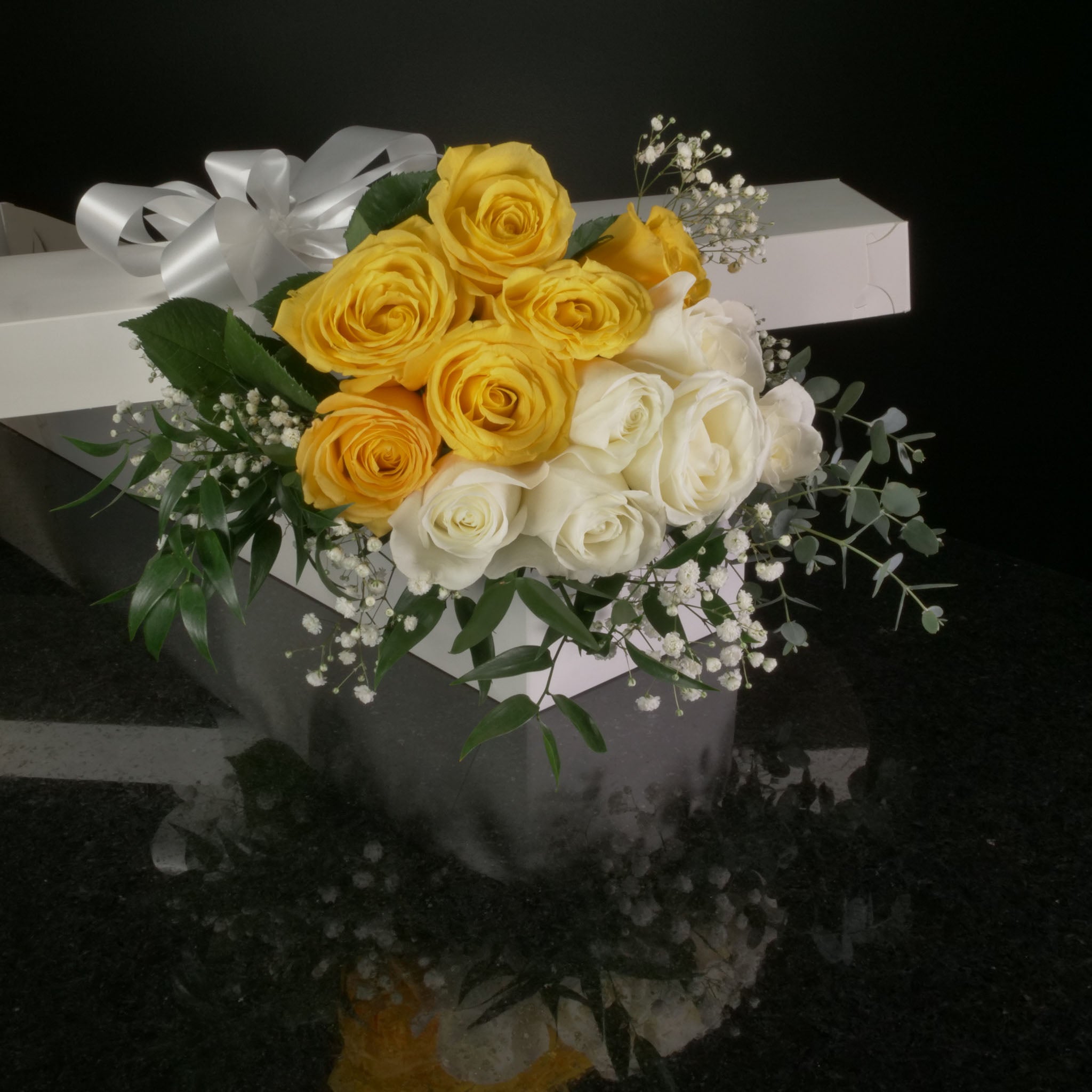 White & Yellow Roses – Ottawa Flowers Inc.
