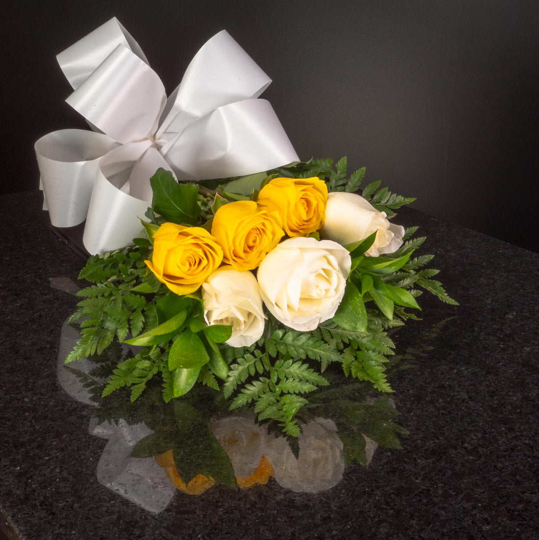 White & Yellow Roses – Ottawa Flowers Inc.