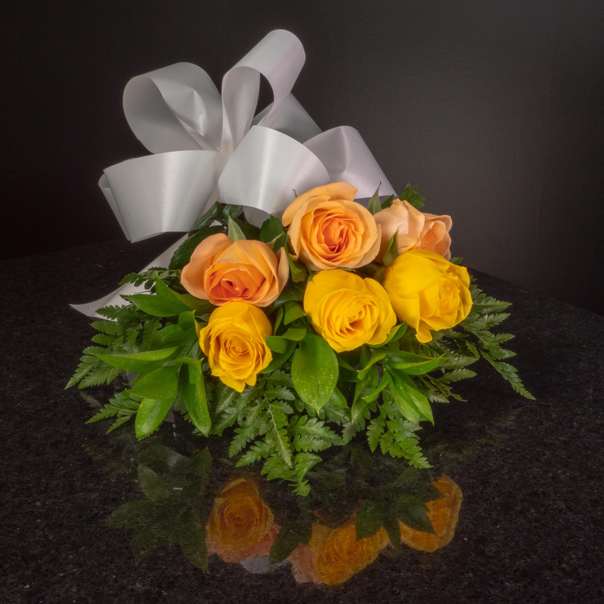 Yellow & Peach Roses – Ottawa Flowers Inc.